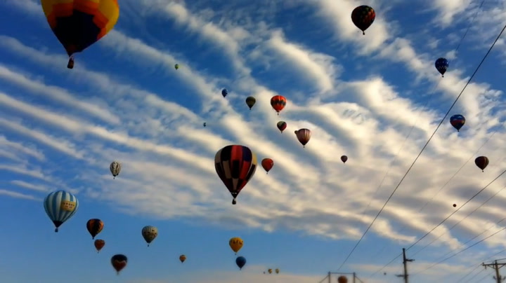 Hot Air Balloons Light Up the Sky | Smithsonian Magazine